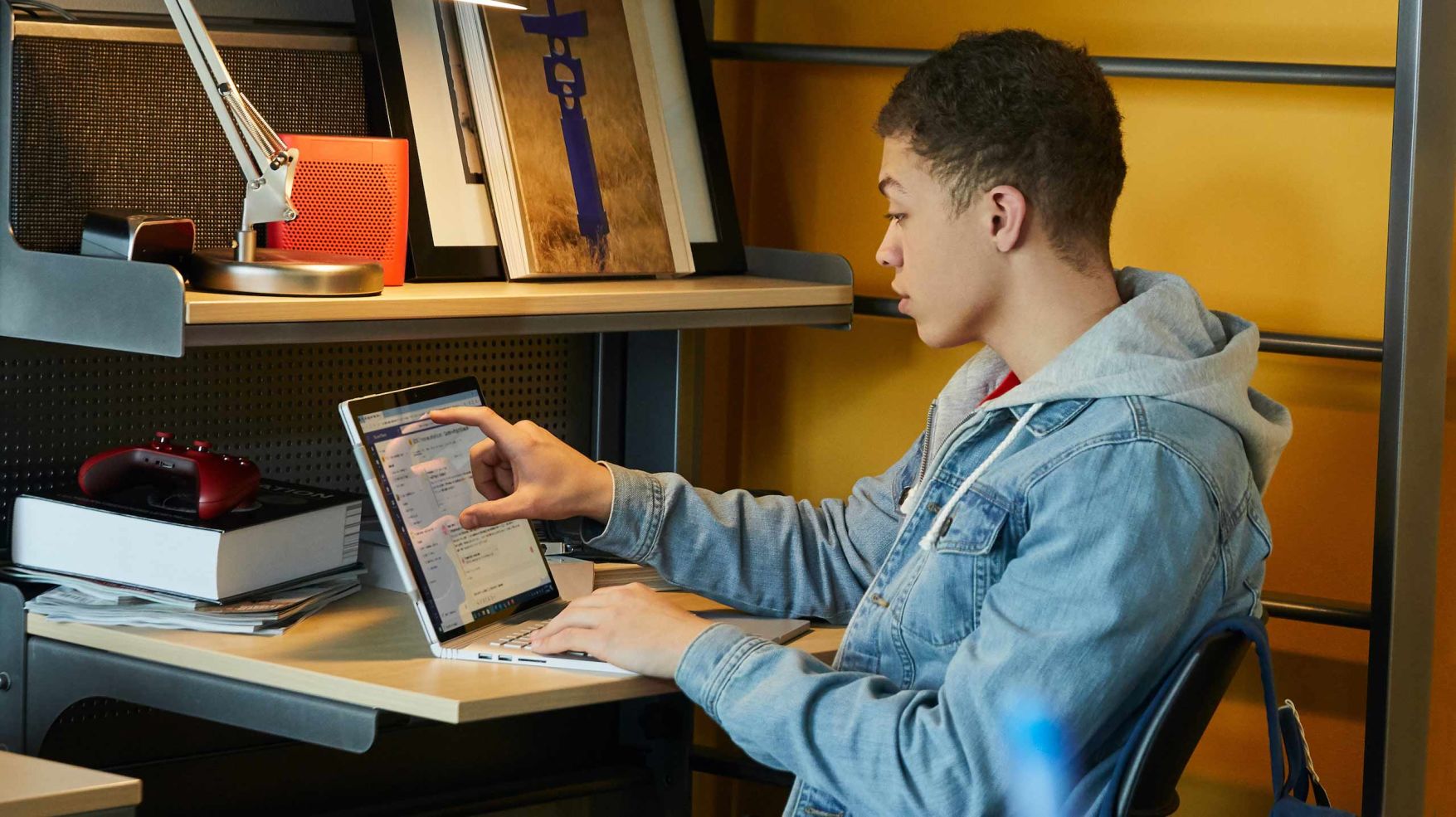 Four Tips for Choosing the Right Digital Tools to Support Hybrid Learning